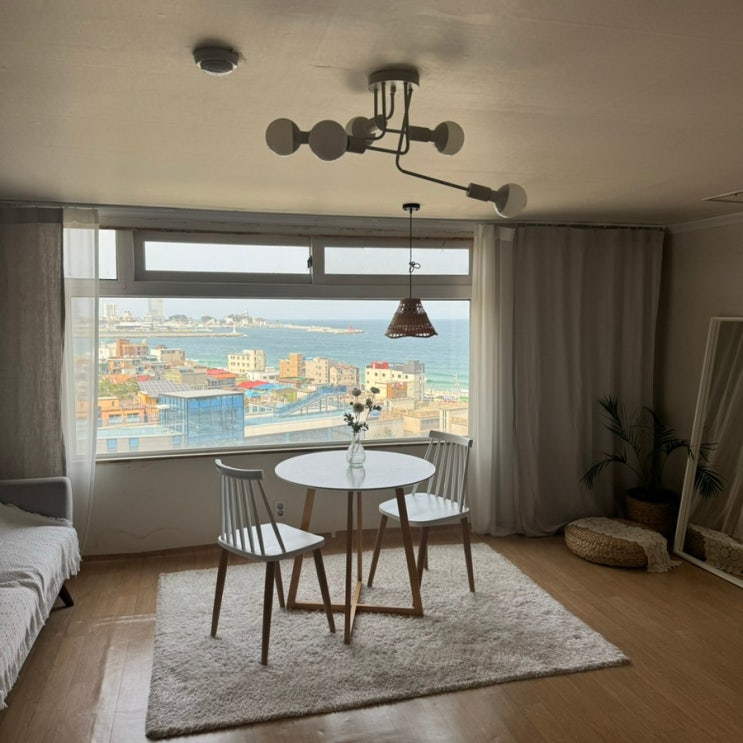 속초 숙소, 가성비 갑에 뚜벅이들에게 좋은 바다뷰 속초 에어비앤비 숙소 추천! : 네이버 블로그