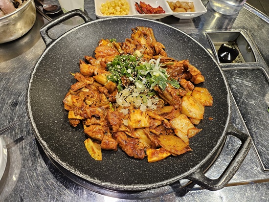 이천 맛집 삼산회관 이천하이닉스점 다양한 모임을 하기에 딱 좋은 곳이에요 네이버 블로그