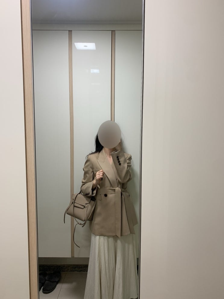 4월 일상 모아모아 출근룩부터 주말룩까지 Sie 시에 셀 브릿지 스커트 블라우스 클래식 에밀 자켓 네이버 블로그