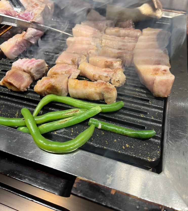 여수 고깃집 육지향은 맛있는 삼겹살을 직접 구워주셔서 편하게 식사할수있는 회식맛집 네이버 블로그