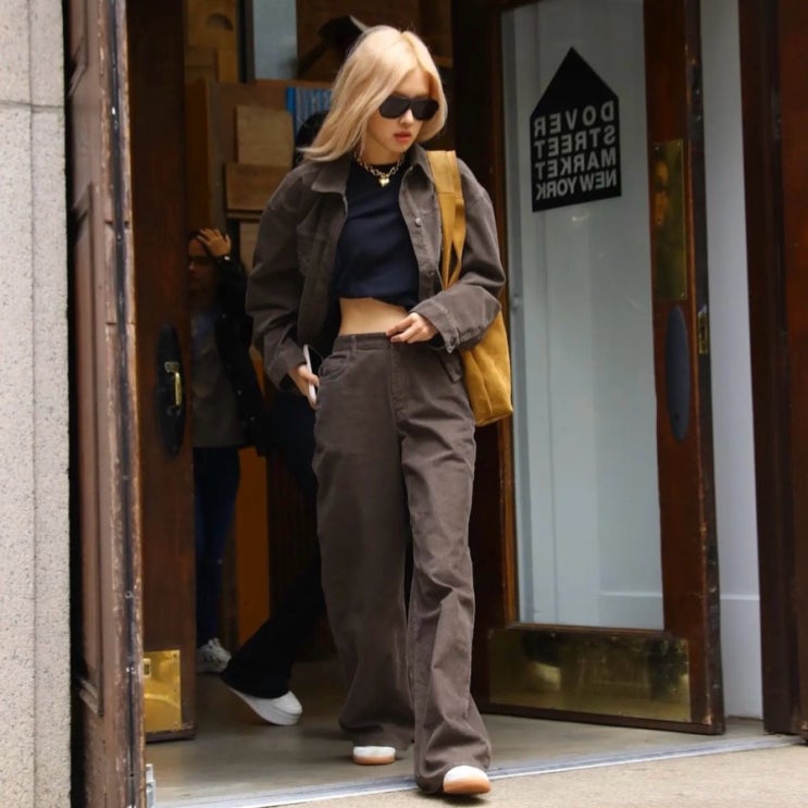 블랙핑크 로제 패션 20240504 뉴욕에서 더로우the Row 코듀로이 셋업 생로랑saint Laurent