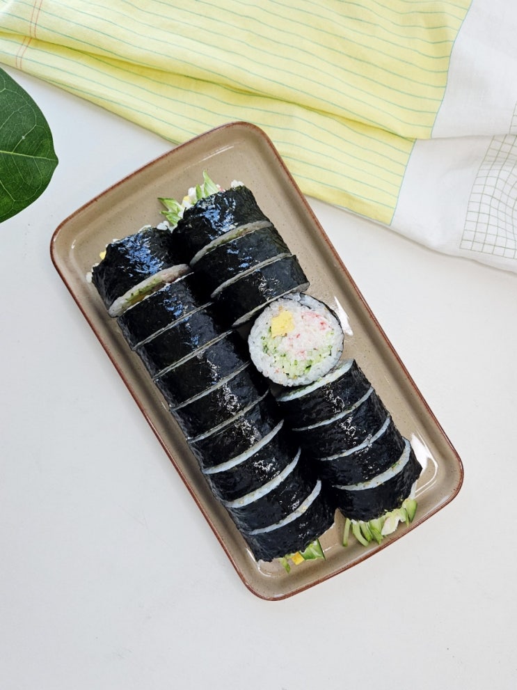 딱 3가지 재료만 넣어 고소한 오이 크래미김밥 만들기 크래미샐러드 김밥만들기 맛살김밥 크래미요리 김밥 밥짓기 비율 네이버 블로그