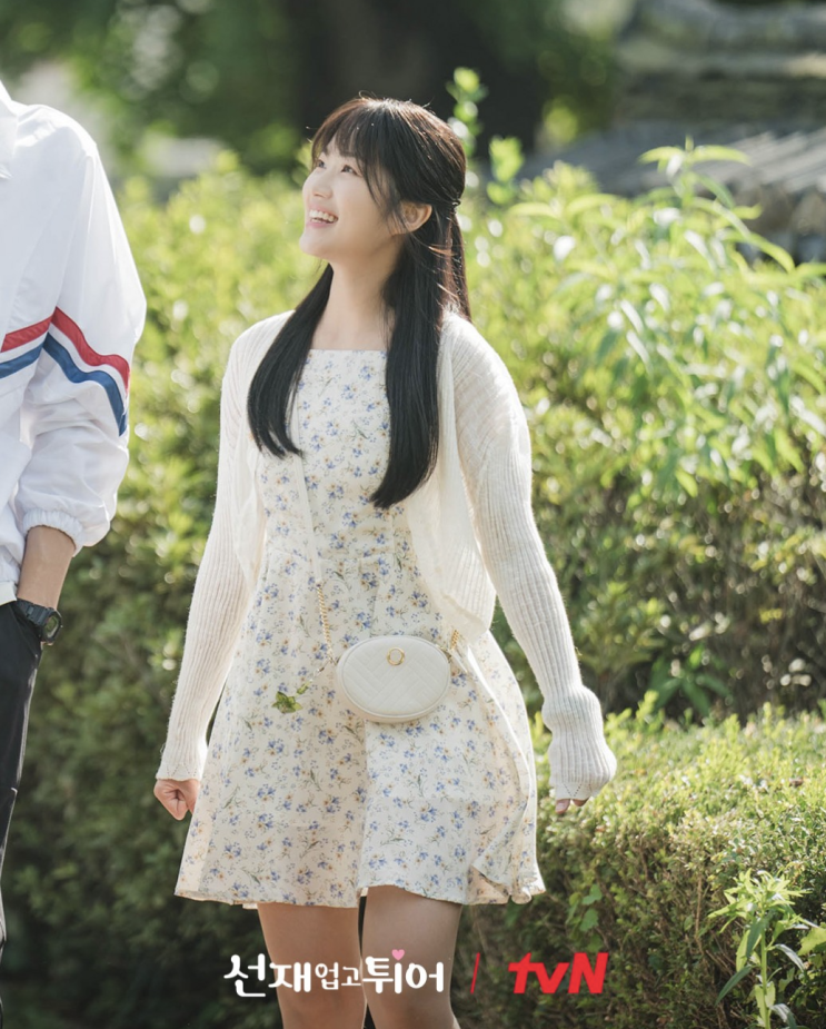 20대 여자 여름 코디로 참고하기 좋은 선재업고튀어 김혜윤 원피스 가방 옷 정보 네이버 블로그