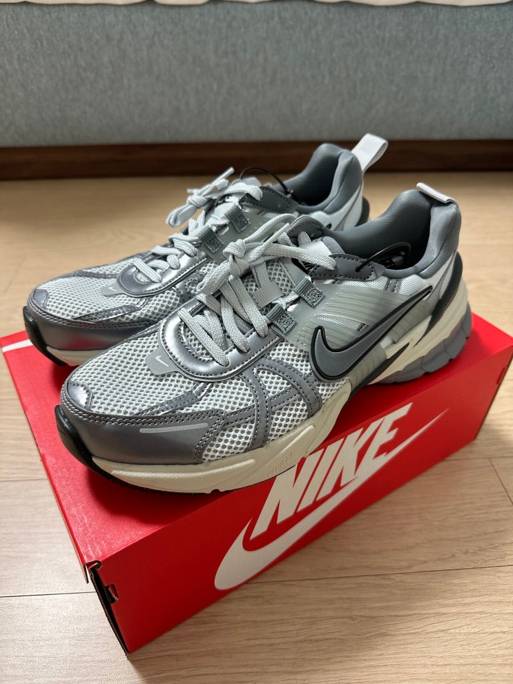 [NIKE 운동화] 나이키 운동화 V2K 런 퓨어 플래티넘 울프 그레이 230 260 후기 및 착용샷 FD0736-003 ...