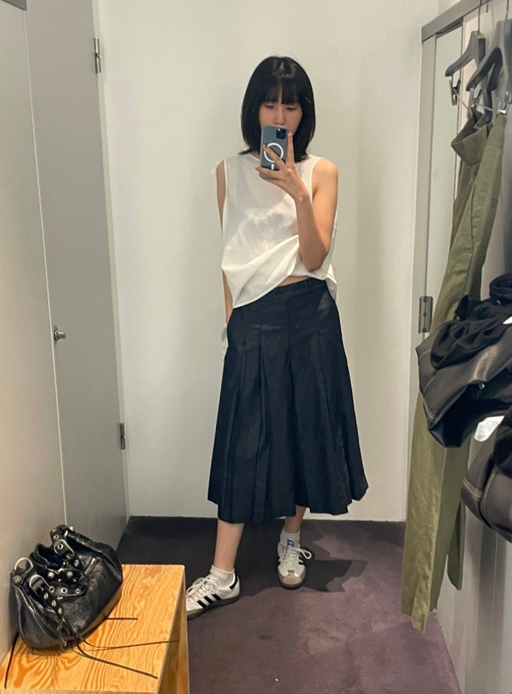 코스cos 여름 여자 신상 옷 입어보기와 구름백트위스트 백 슬리브리스 탑테일러드 데님 스코트리넨 블렌드 트라우저퀼팅백 네이버 블로그