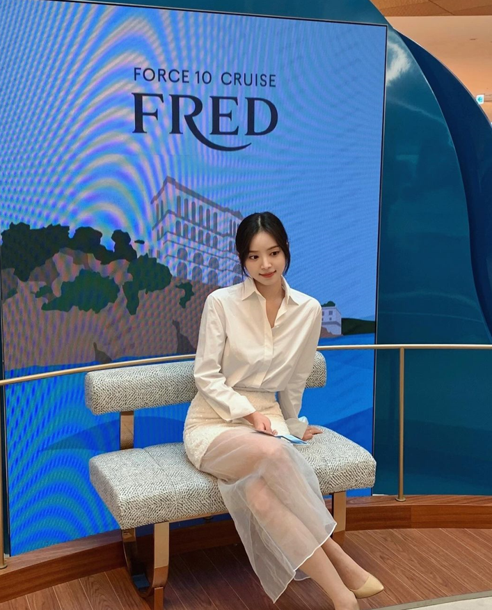 하트시그널 김지영이 명품 쥬얼리 브랜드 프레드 행사장에서 착용한 포스텐 여자 연예인 주얼리 팔찌 가격은 네이버 블로그