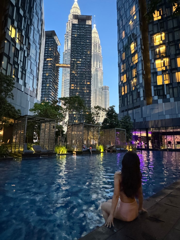 [말레이시아여행] 쿠알라룸푸르 스타레지던스 숙소 추천, Star Residences KLCC 체크인, 트윈타워뷰 수영장, 헬스장 ...