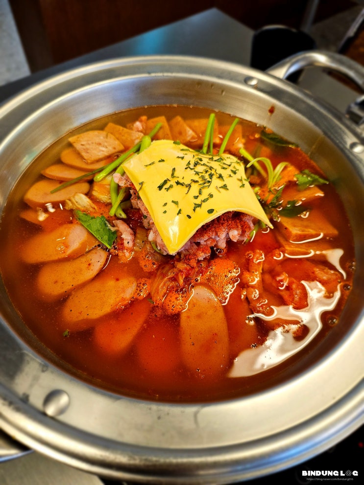 신림 해방촌 부대찌개 타임스트림점 내돈내산 무한리필 계란후라이 라면사리 네이버 블로그