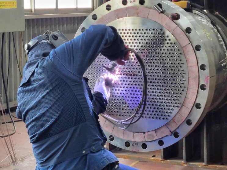 열교환기(HEAT EXCHANGER) TUBE TO TUBE SHEET GTAW 용접 돌리는 것 함 보실래요? : 네이버 블로그