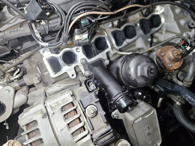 BMW 520d F10N47N(2882)-엔진오일 누유 수리(정인자동차)2. : 네이버 블로그