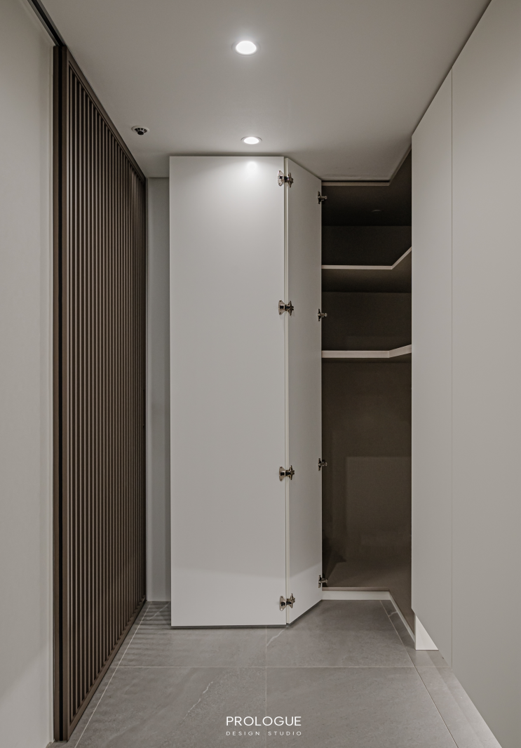 [아파트 인테리어] 우리집의 특색을 이루는 아이콘, 수납 인테리어 [프롤로그 디자인 / Prologue Design] : 네이버 블로그