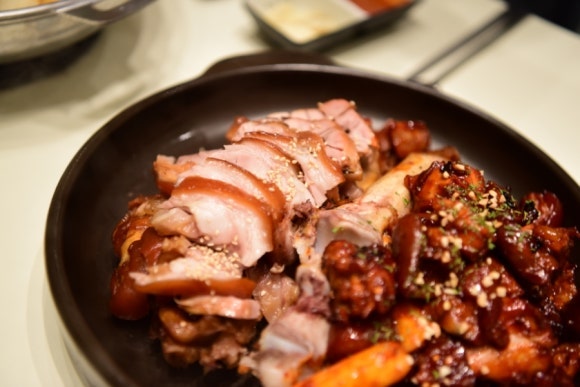 족발과 감자탕을 한번에~! 광화문한식맛집 족발야시장&무청감자탕 광화문점에서 맛있게 즐겨요~! : 네이버 블로그