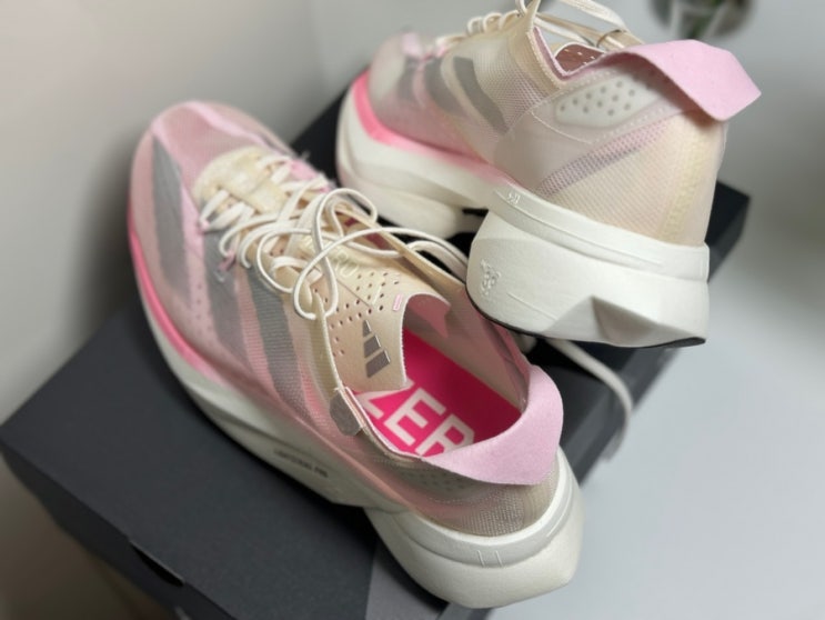 아디다스 아디제로 프로 3 : 벚꽃 에디션 러닝화, 악마의 뿌리가 느껴진다? : 네이버 블로그