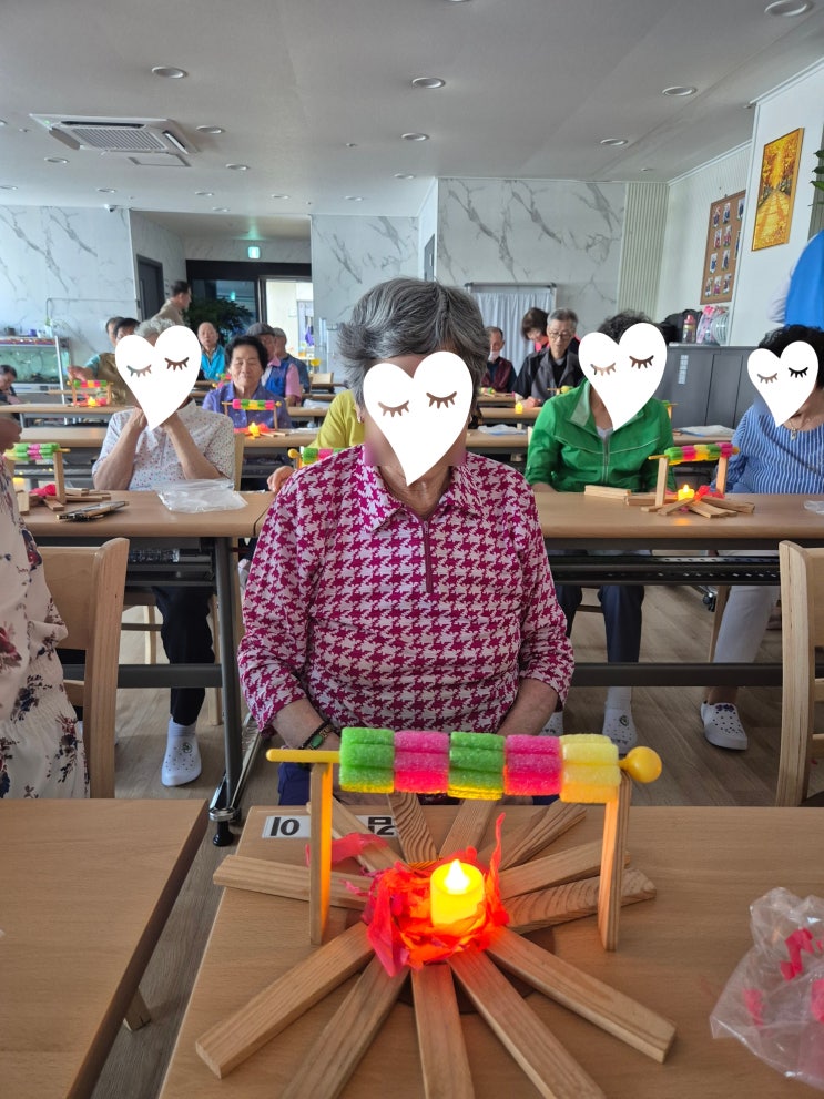 안성주간보호센터 최고의 노인돌봄 케어 우리가족어르신행복학교주간보호센터 오감나무 인지프로그램 불멍의 매력에 푹 빠져보자 네이버 블로그