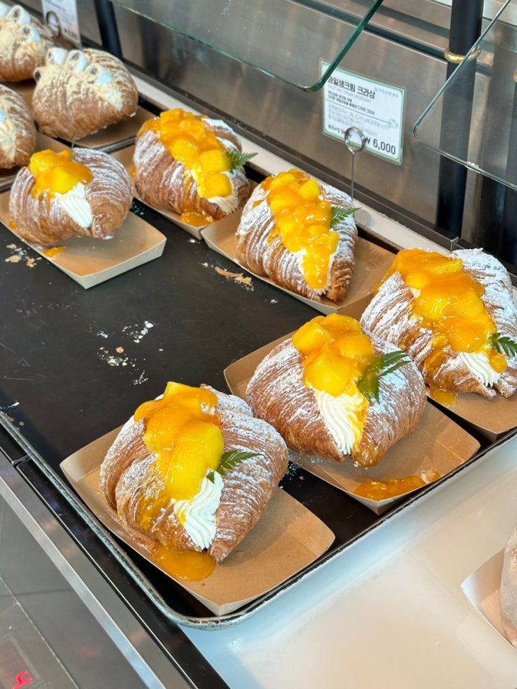 좋은아침페스츄리 아산 신정호수점 다양한 빵들이 가득 : 네이버 블로그