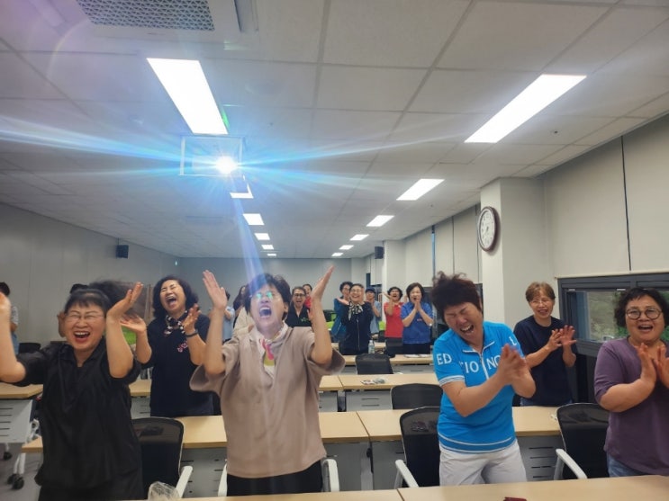 【웃음코칭 행복 만들기 산청 엔 양파】 산청군 가족문화센터에서 여성단체협의회 회원들을 대상으로 웃음코칭 3주 프로그램