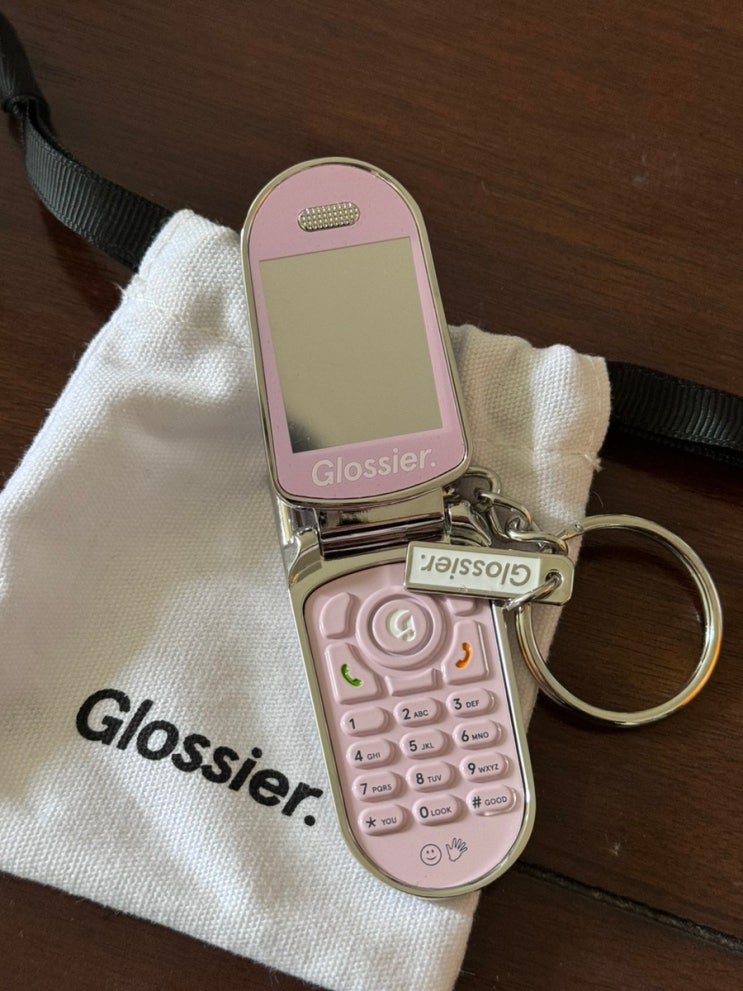 글로시에 키링, 울트라립 glossier LA keychain : 네이버 블로그
