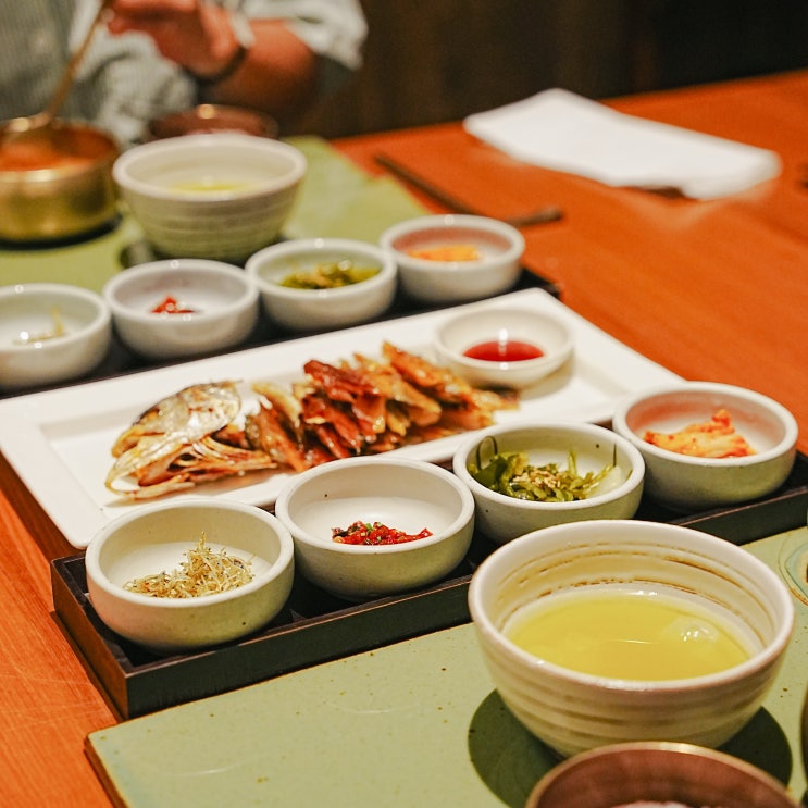 을지로 맛집 정갈한 한정식으로 상견례 돌잔치 하기 좋은 봉우리 을지로점 네이버 블로그