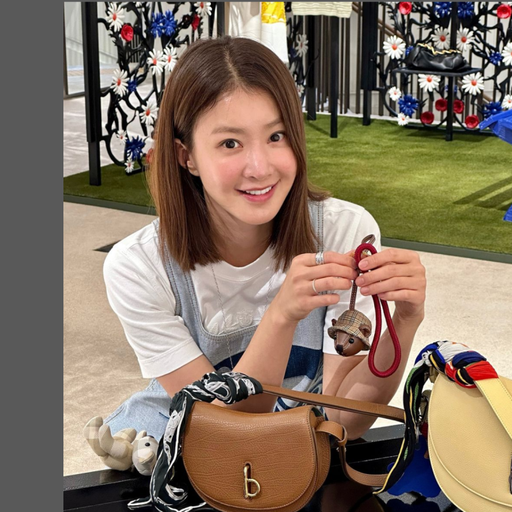 이시영 백꾸 레이어드 버버리 데님 원피스 가격은 네이버 블로그