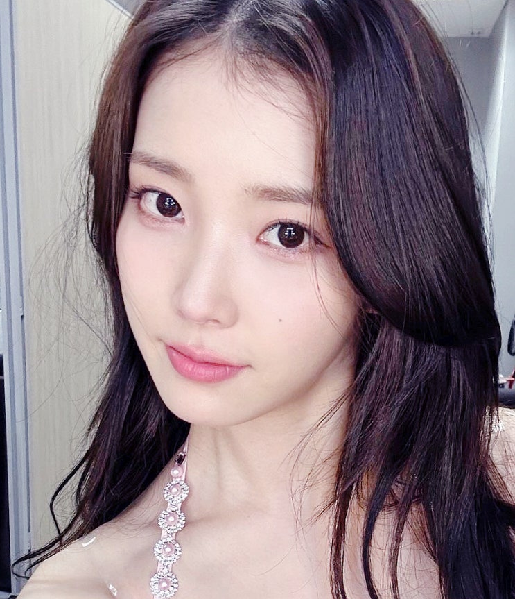 240721 아이유 인스타그램 방콕 콘서트 HER 태국 월드투어 비하인드 셀카(임팩트 챌린저홀 대기실 등)_ 미모가 다했다!(Ft 태방이 사랑) : 네이버 블로그