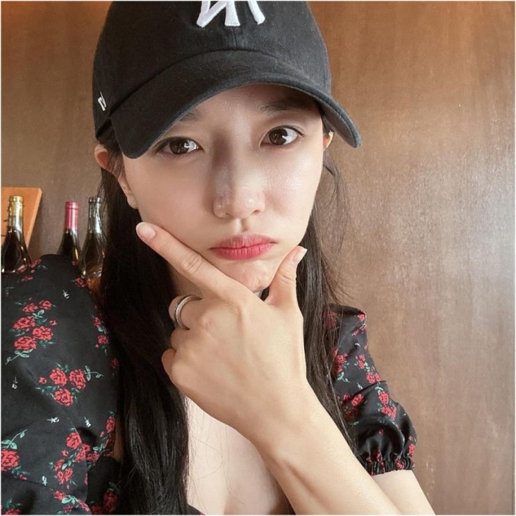 로맨틱 캐주얼 장인 표예진 제주 여행룩 2만원대 꽃무늬 원피스 운동화 코디 네이버 블로그