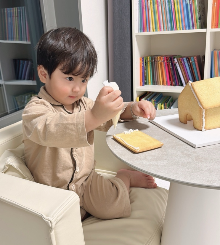 고모 생일 선물로 헨젤과 그레텔의 과자집 만들기 도전 쿡앤아트 엄마표 촉감 미술 네이버 블로그