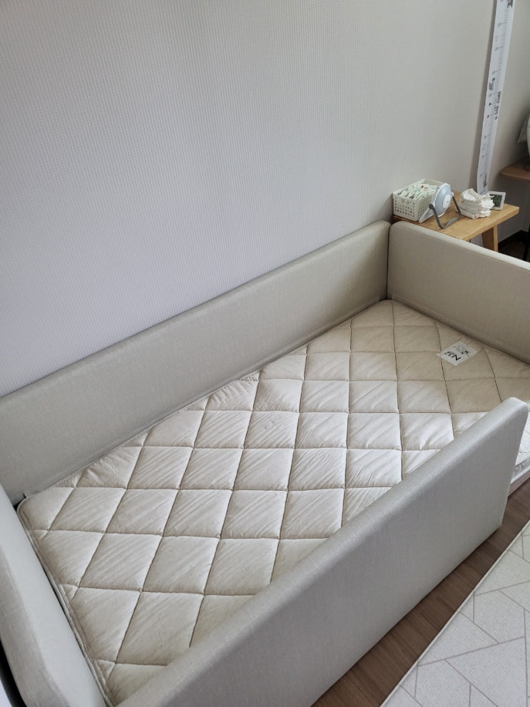 신조합?! 아기침대 '도담 슬림 데이베드 + 시몬스N32토퍼' : 네이버 블로그