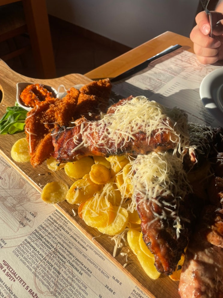 크로아티아 플리트비체 국립공원 근처 맛집 Restaurant Time BBQ plate : 네이버 블로그