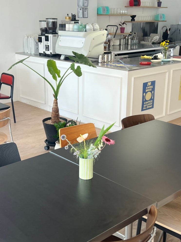 [부산 전포] aPt coffee 압트커피 라떼맛집 여긴 진짜 꼭 와봐야하는데 최애가 된 카페 알려드림다 : 네이버 블로그