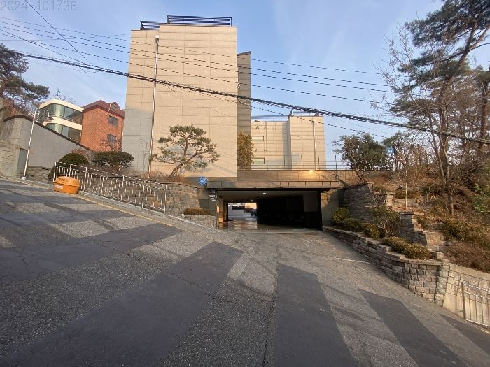 종로구 평창동 연립주택 빌라경매 전용26평4억7천 서울시립미술아카이브인근 더스마츠 2층 다세대주택 유찰1회 서울평창동빌라