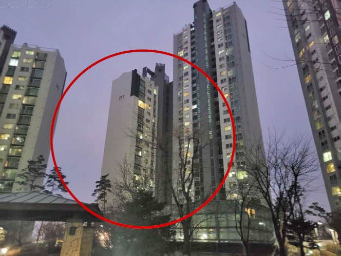 금천구 시흥동 아파트경매 34평형7억4천 문백초등학교인근 남서울힐스테이트 13층 유찰1회 서울시흥동남서울힐스테이트아파트