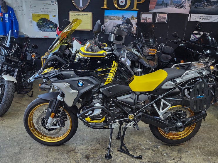 [2024.8.16] BMW R1250GS 40th에디션, 브레이크 오일 교체 및 디테일링 작업 : 네이버 블로그