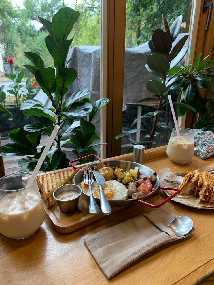 🇰🇿 카자흐스탄 카페 추천 🇰🇿 Vanilla на Кунаева, 알마티에서 부지런한 사람들 여기 다 모임! : 네이버 블로그