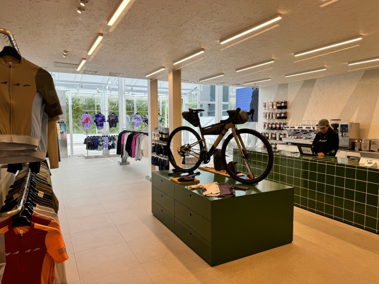 호주의 사이클링 브랜드 마프 컨셉 스토어 랩 서울 방문! MAAP LaB Seoul : 네이버 블로그