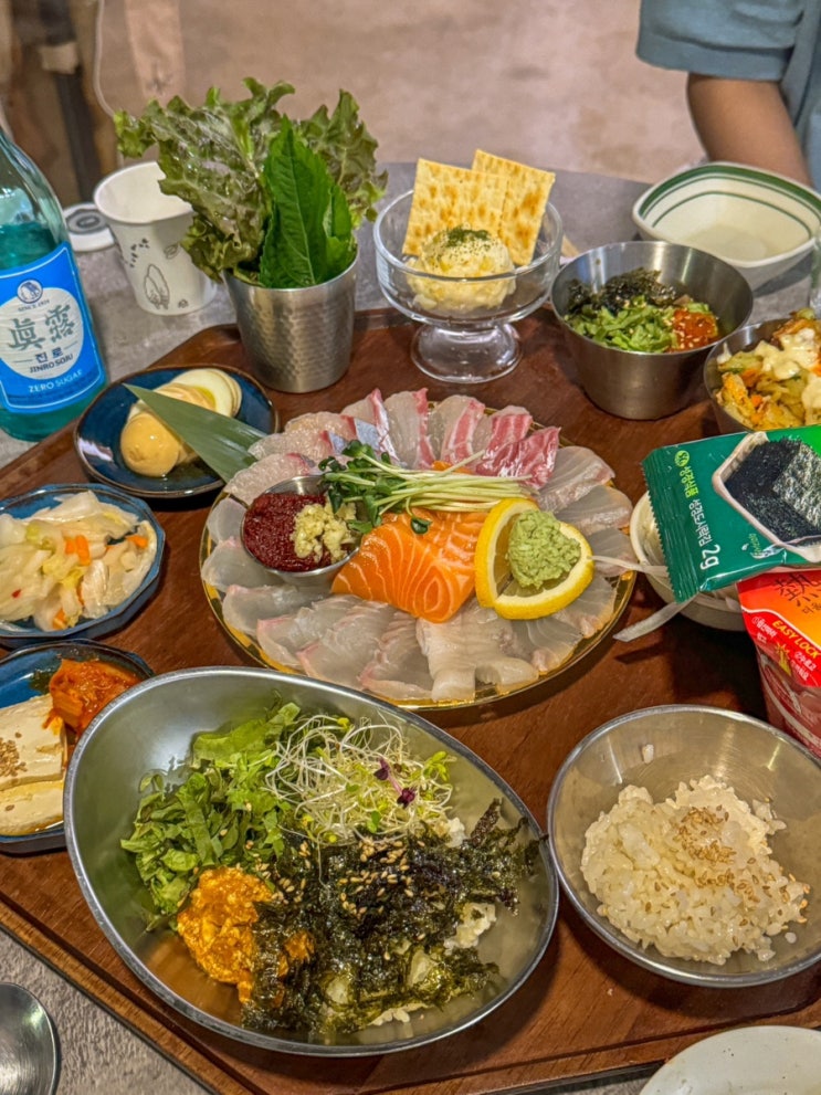[대구, 대봉동] 분위기 좋은 한상 가득 김광석거리 숙성회 맛집 “어극장” : 네이버 블로그