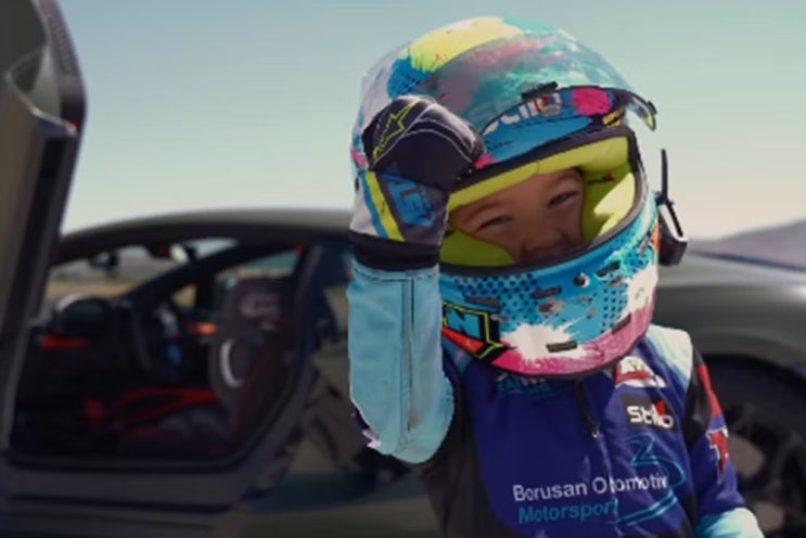 5살 꼬마가 람보르기니 레부엘토로 시속 312km/h를 달려 : 네이버 블로그