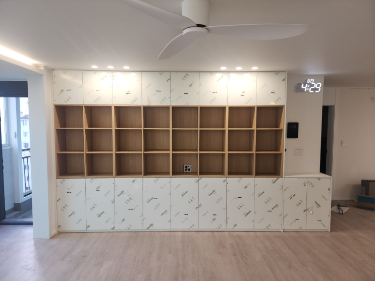 안양 호계동 샘마을대우한양 32평 TV없는거실 유아책장으로 꾸며보세요 : 네이버 블로그