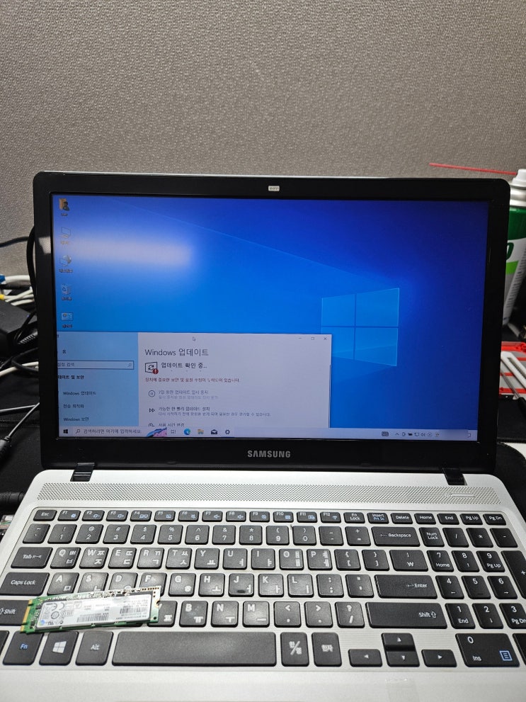 삼성 노트북 NT500R5K SSD 업그레이드 내부 청소[ 통진 노트북 수리 ] : 네이버 블로그
