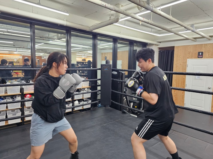 고덕복싱 재미있게 링 위에서 화끈하게 복싱을 웃으며 즐길 수 있습니다 스트레스 해소 1위 고덕역복싱고덕동복싱