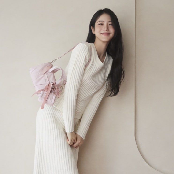 여자 가을 가방 추천 신예은 가방 화보 패션 제이에스티나 핸드백 네이버 블로그