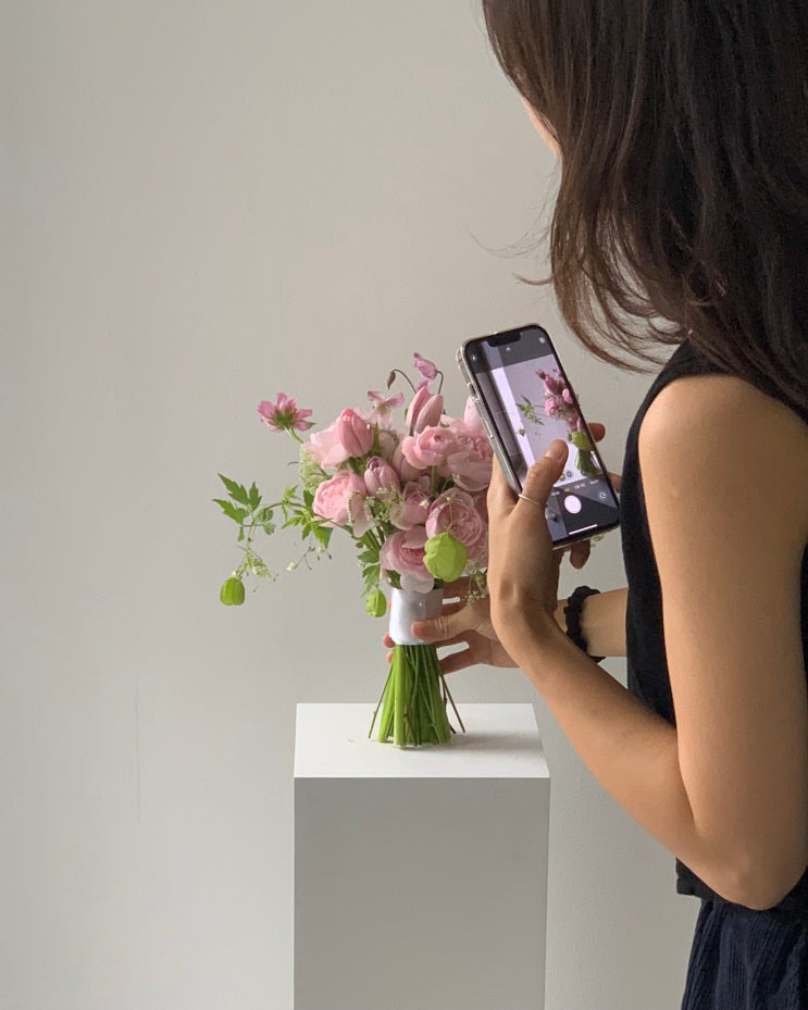 딸기우유 빛깔의 몽생미셸 장미 부케. Mont-Saint-Michel Rose Wedding Bouquet : 네이버 블로그