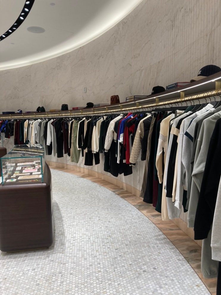 🏠 Kith Seoul 키스 성수 매장 탈탈 털어본 주말 웨이팅 방문후기 - 뉴욕 라이프스타일 브랜드 편집샵 Treats 트리츠 ...