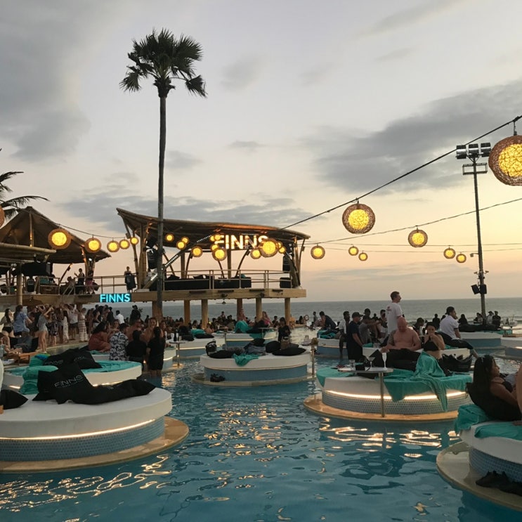 발리여행 스미냑 짱구 핀스비치클럽 Finns Beach club 워크인 후기 : 네이버 블로그
