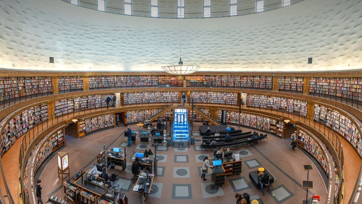 '세계 문해력의 날'-스웨덴, 스톡홀름 시립도서관 내부(Interior of the Stockholm Public Library ...