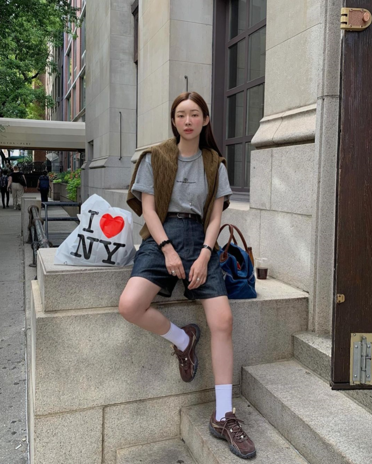 요즘 난리난 휠라 신상 여자 운동화로 스웨이드 초코 컬러의 발 편한 여성 스니커즈 에샤페 Ft 차정원 네이버 블로그