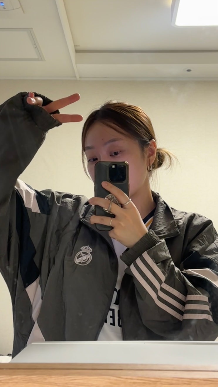 24/25 아디다스 레알마드리드 트랙탑 실착, 구매후기 (JI9479) + 써드 어센틱 착샷 : 네이버 블로그