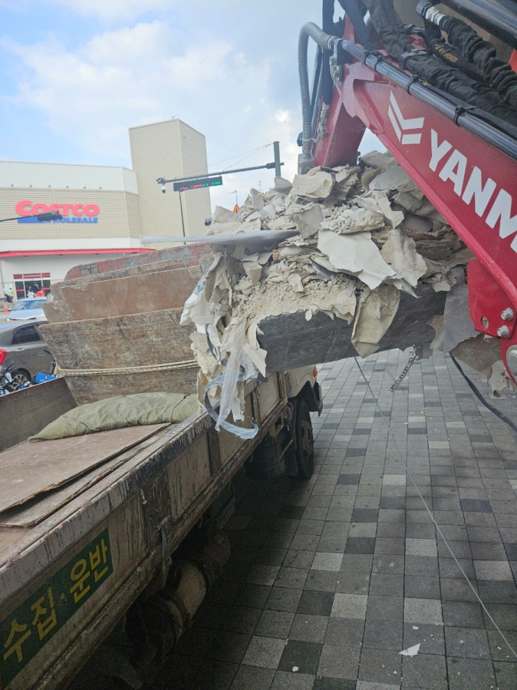 서울 경기 인천포크레인 원상복구 리모델링 벽체 바닥철거 폐기물상차 017포크레인작업(허니미니중기) : 네이버 블로그