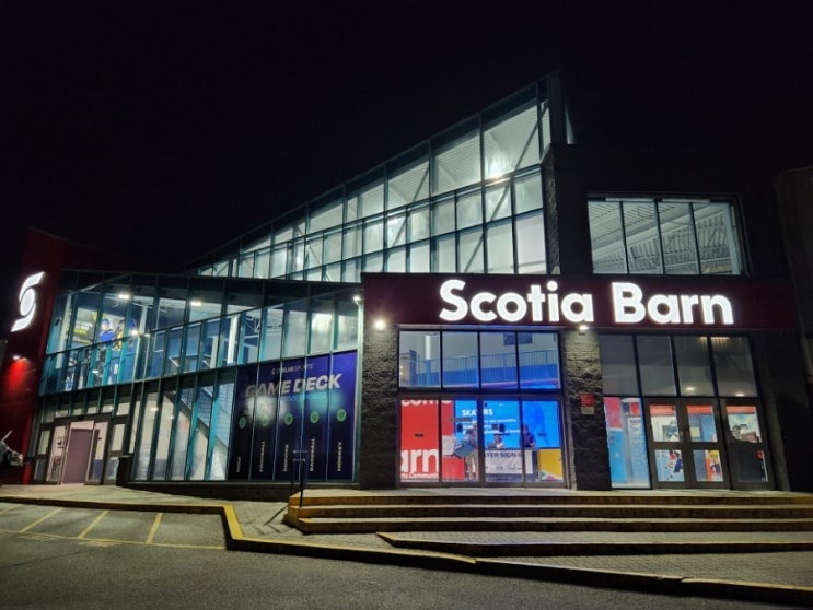 [밴쿠버 일상] 버나비 실내 아이스하키 링크 축구장 풋살장 추천 Scotia Barn (8 Rinks) 소개 및 예약방법 ...