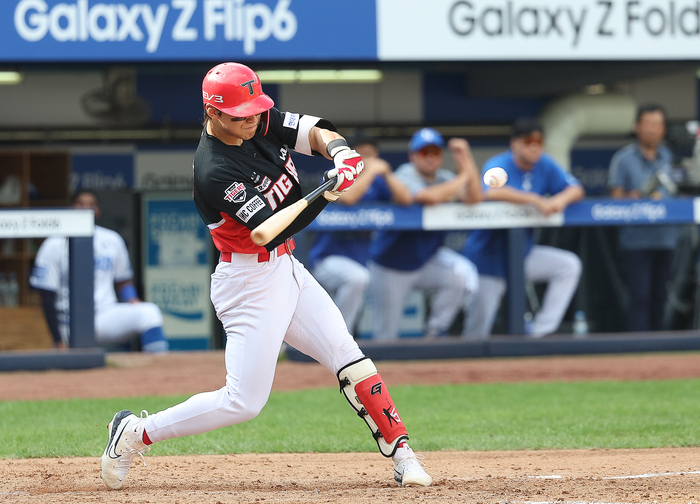 KIA 타이거즈 3루수 김도영, 135득점 타이기록 수립! 동시에 30번째 실책 기록! 30-30-30클럽 달성? 메이저리그에는 ...