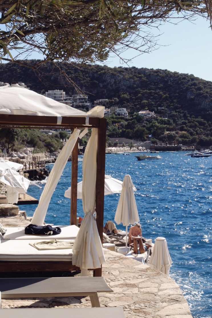 [터키남부 / 그리스령 섬 여행] 1) 칼칸에서 묵기로 결정한 건 탁월한 선택이었다. (카푸타쉬 해변, 비치클럽) : 네이버 블로그